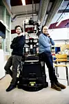Robotprofessor bygger autonoma lagerarbetare – som kan fatta ...